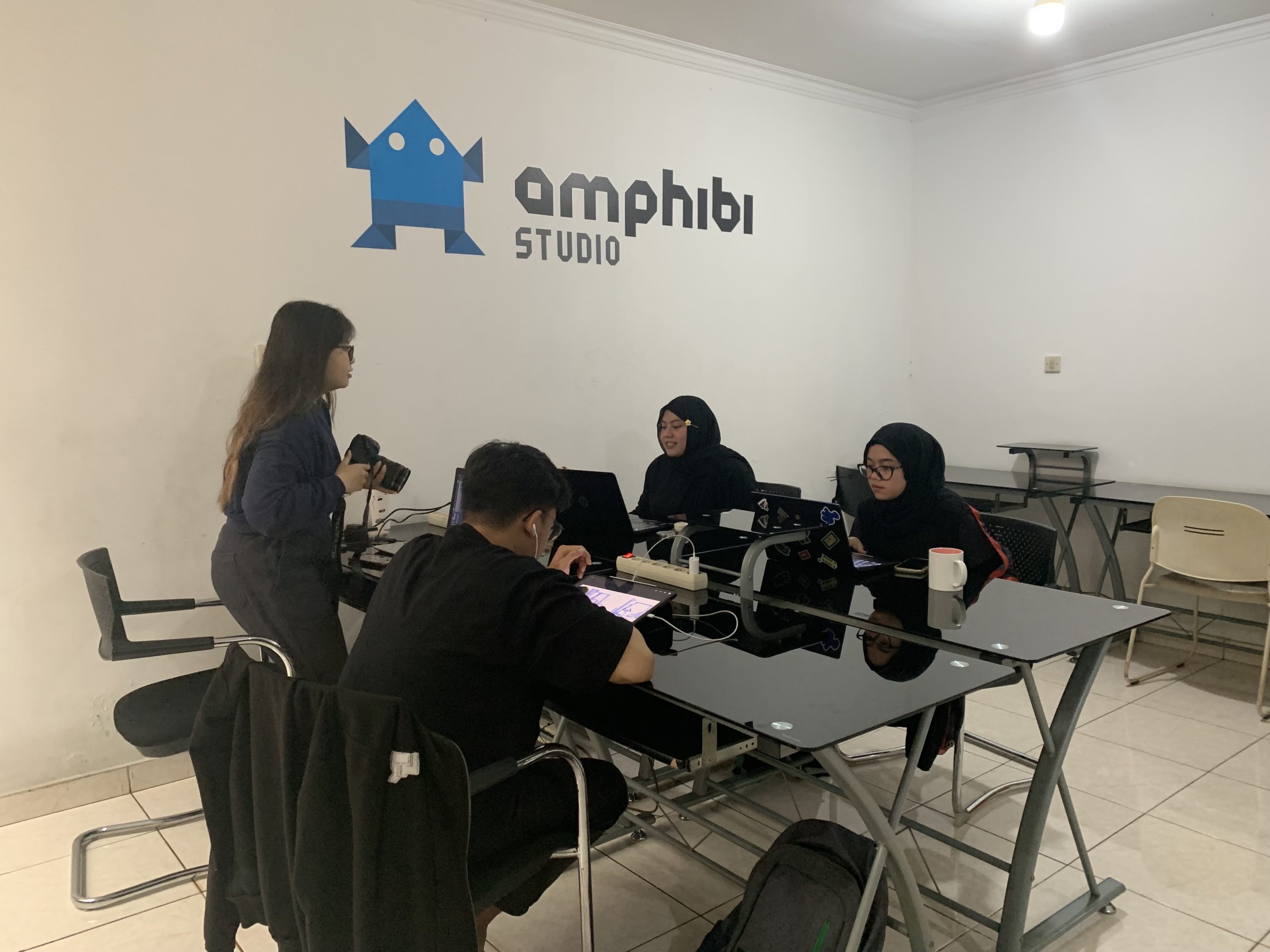 KULIAH LAPANGAN "AMPHIBI STUDIO"