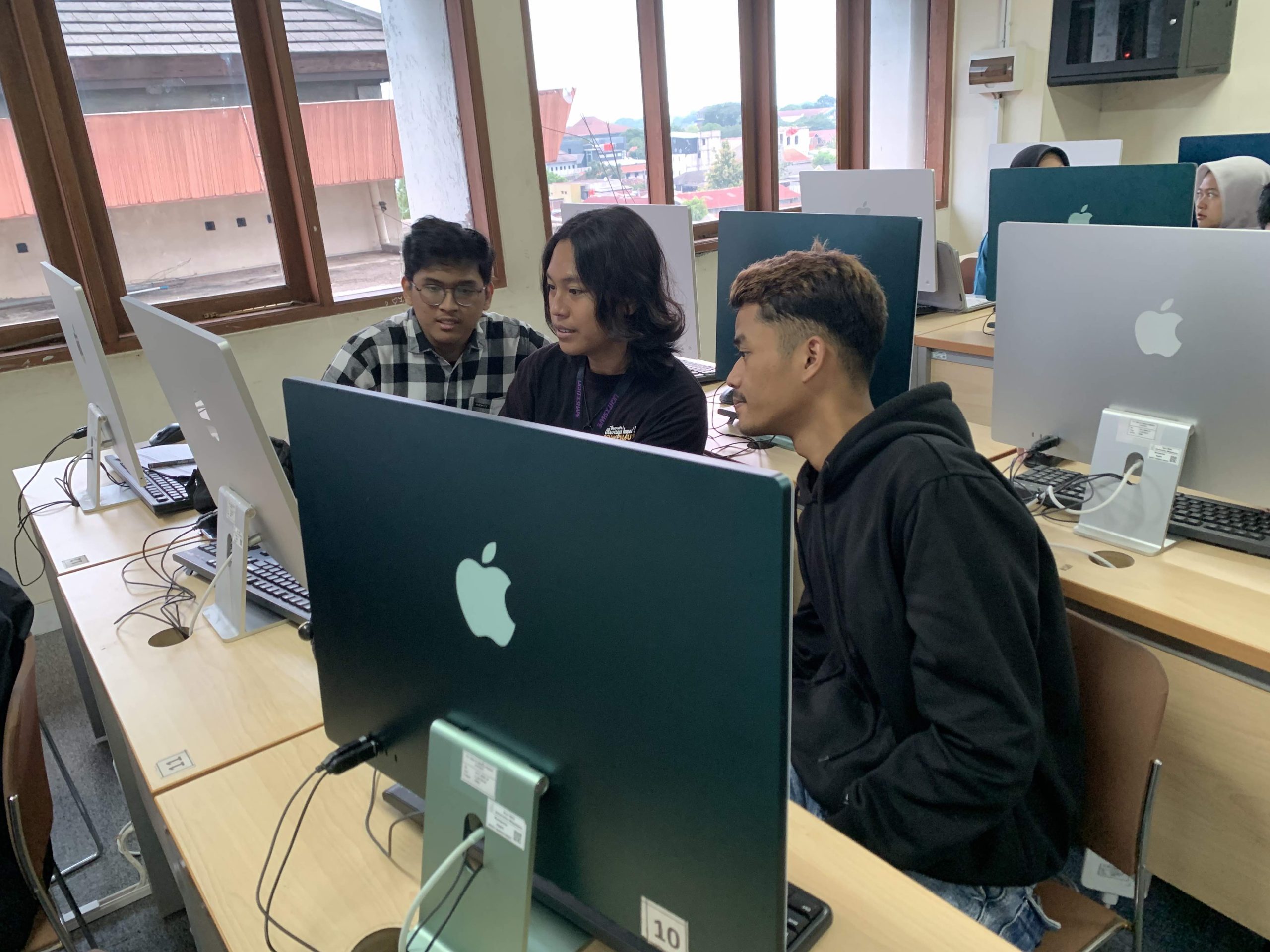 Workshop "Video Mapping Untuk Proyeksi Ruang" bersama Arafura Media ...